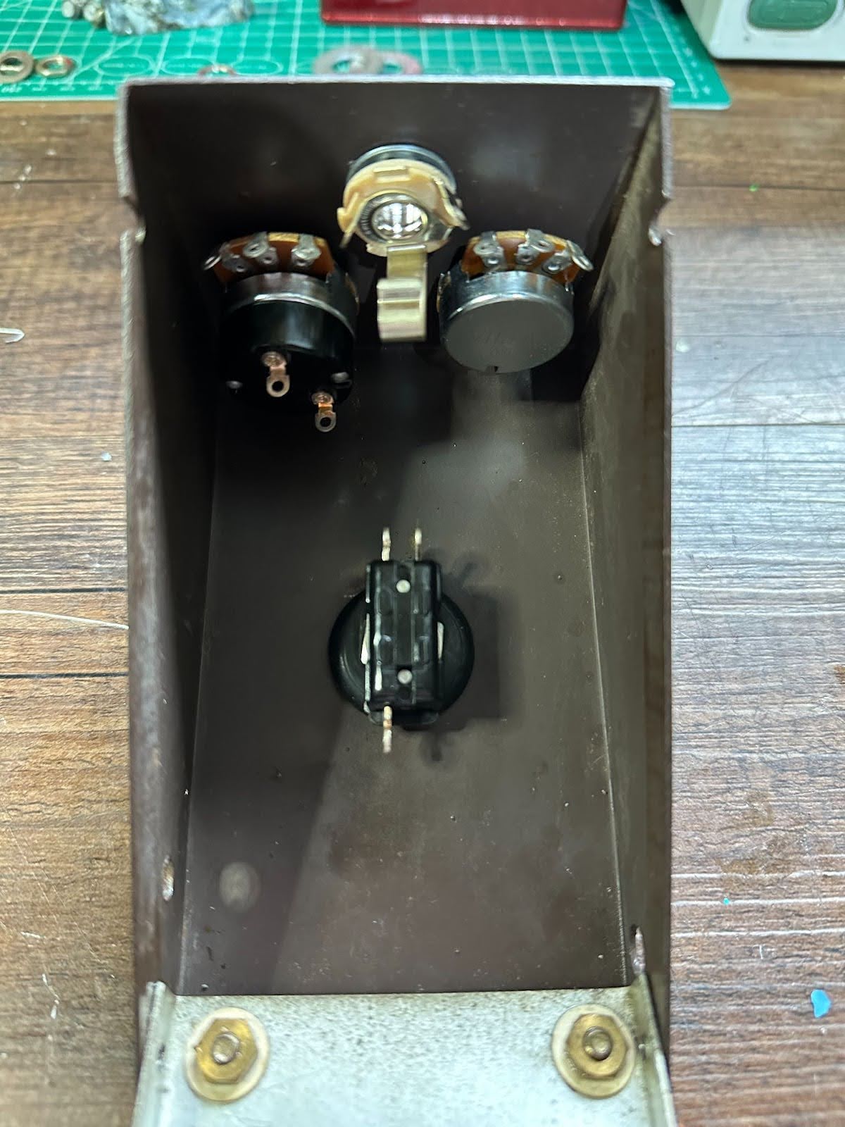 Repair Room #23: Maestro Fuzz Tone FZ-1A Rebuild